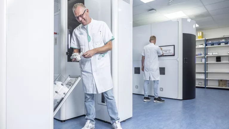 Frisius MC Leeuwarden neemt medicatierobots in gebruik: veiliger ...